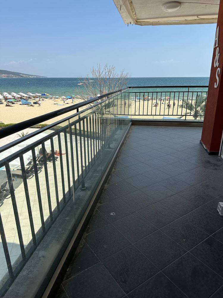 3-Zimmer-Wohnung mit Meerblick direkt am Strand in Sonnenstrand